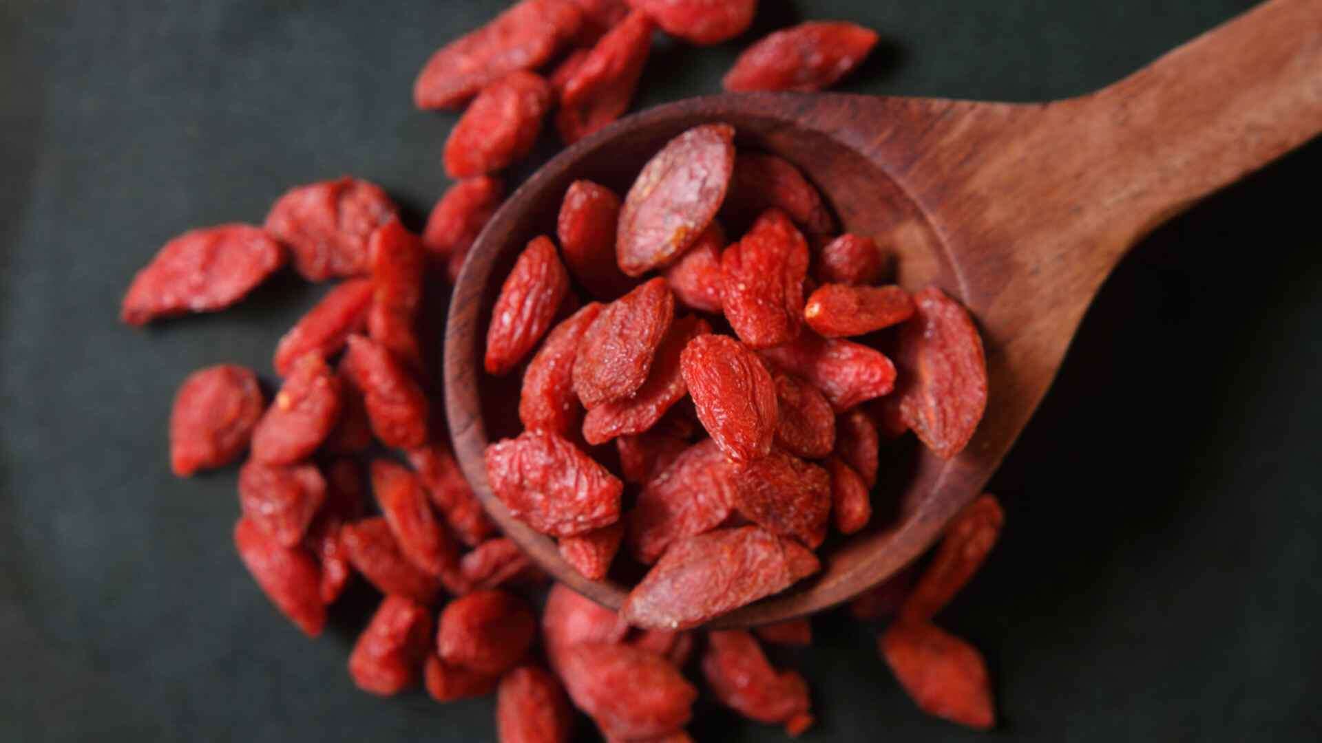 The Superfood Sensation: Unraveling the Benefits of Organic Goji ...